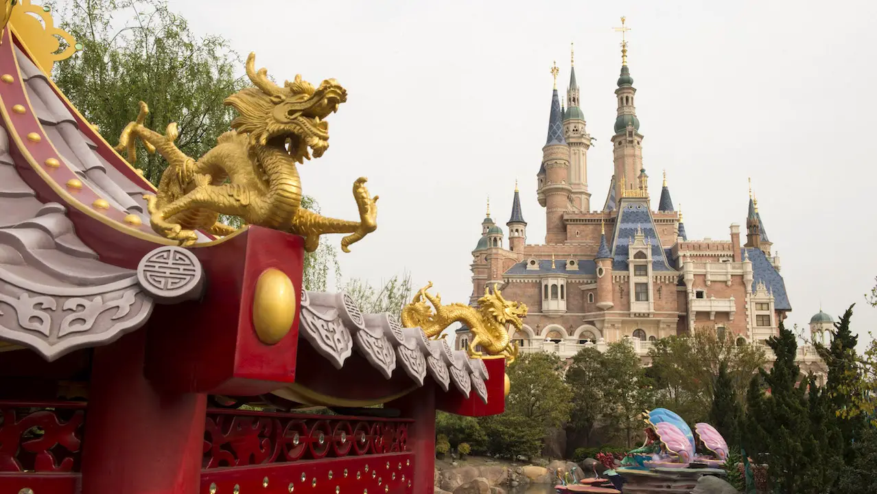 Photos of Shanghai Disneyland Attractions and Art